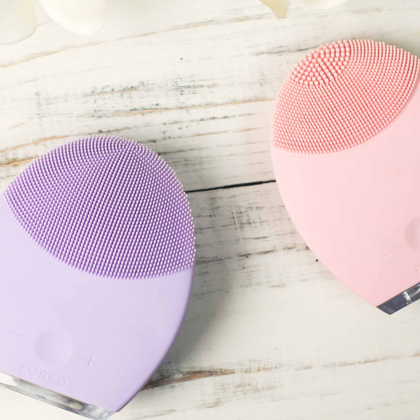 FOREO LUNA 2 Review | How Does It Compare to the Original LUNA? - Jessoshii